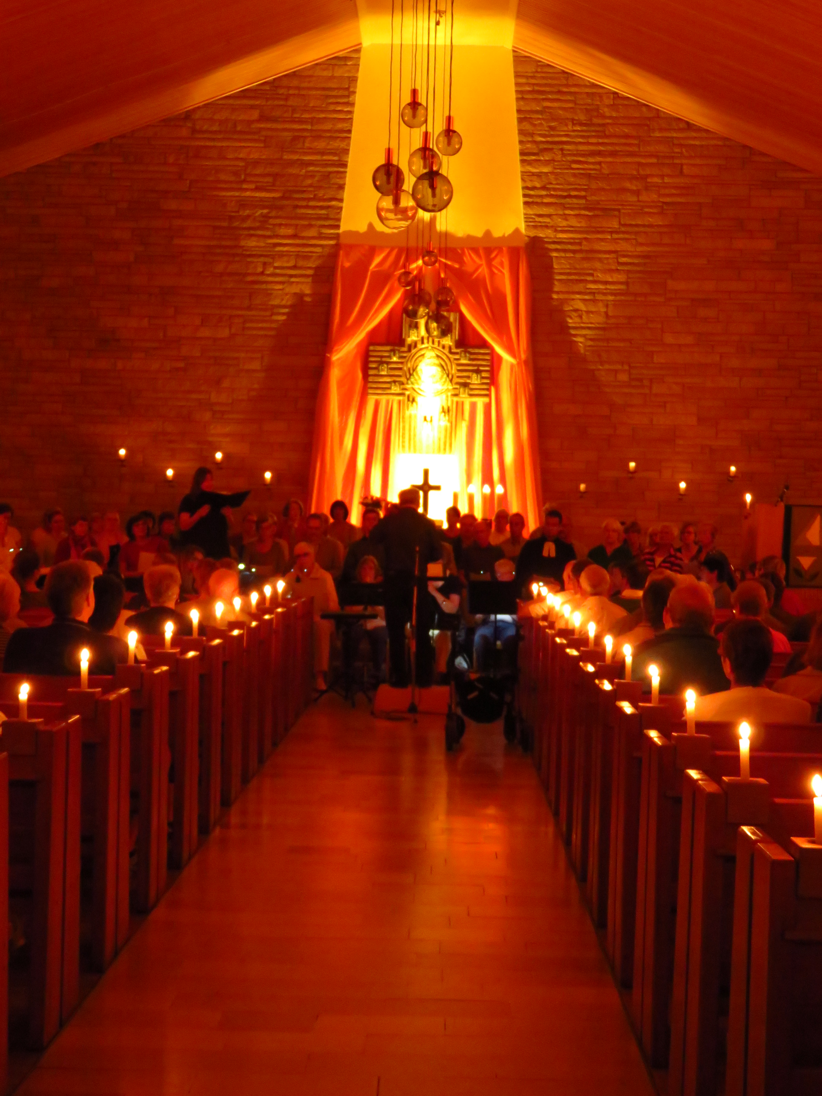 Kirchenkreis Nienburg-Weser – Fetzige Musik und nachdenkliche Filme – Kirche einmal anders!